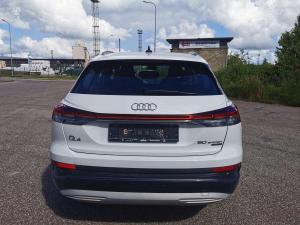 Белый Ауди Q4 e-tron 2023 в Алитус, объемом двигателя 0.00 л и пробегом 60 тыс. км за 31500 €, фото 10 на AUTOMOTO.COM.LV