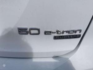 Белый Ауди Q4 e-tron 2023 в Алитус, объемом двигателя 0.00 л и пробегом 60 тыс. км за 31500 €, фото 11 на AUTOMOTO.COM.LV