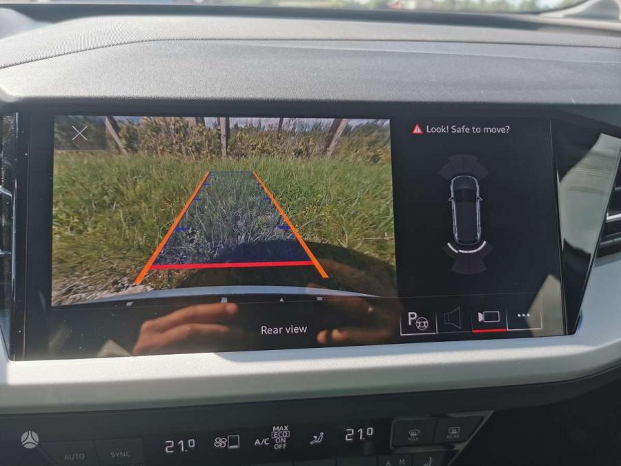 Белый Ауди Q4 e-tron 2023 в Алитус, объемом двигателя 0.00 л и пробегом 60 тыс. км за 31500 €, фото 22 на AUTOMOTO.COM.LV