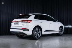 White Audi Q4 e-tron 2024 in Vilnius, with an engine capacity of 0.00 L and mileage of 32 thousand km for 33999 €, photo 5 on AUTOMOTO.COM.LV