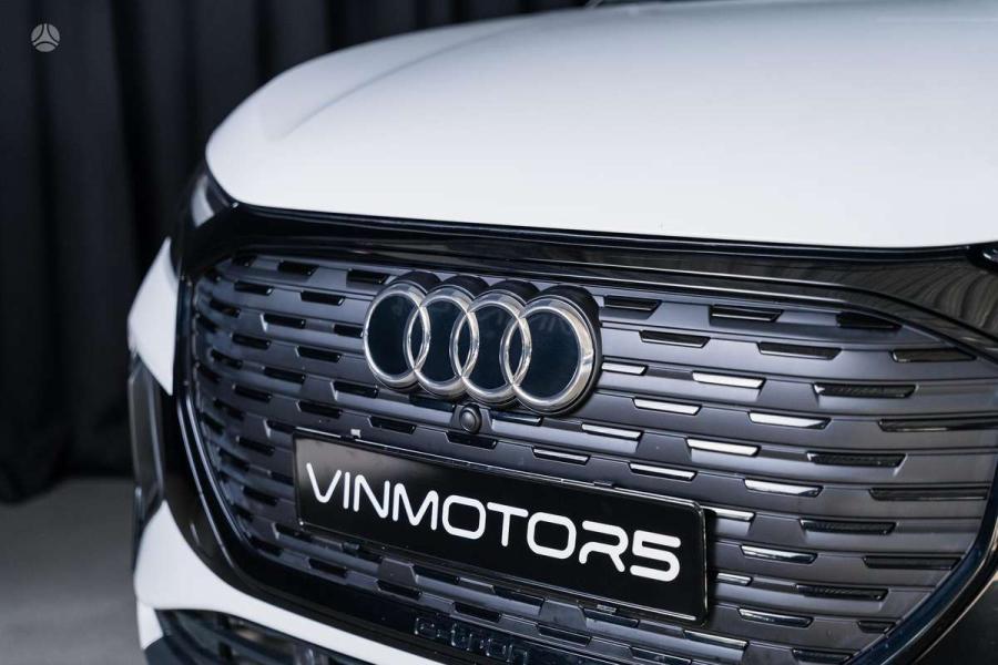 White Audi Q4 e-tron 2024 in Vilnius, with an engine capacity of 0.00 L and mileage of 32 thousand km for 33999 €, photo 10 on AUTOMOTO.COM.LV