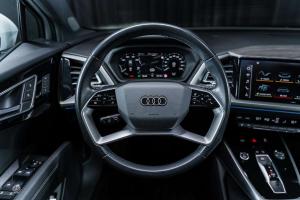 White Audi Q4 e-tron 2024 in Vilnius, with an engine capacity of 0.00 L and mileage of 32 thousand km for 33999 €, photo 16 on AUTOMOTO.COM.LV