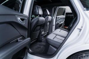 White Audi Q4 e-tron 2024 in Vilnius, with an engine capacity of 0.00 L and mileage of 32 thousand km for 33999 €, photo 28 on AUTOMOTO.COM.LV