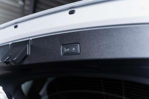 White Audi Q4 e-tron 2024 in Vilnius, with an engine capacity of 0.00 L and mileage of 32 thousand km for 33999 €, photo 29 on AUTOMOTO.COM.LV