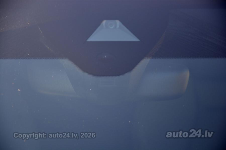 Balts Audi Q4 e-tron 2021 Tallina, ar dzinēja tilpumu 0.00 L un nobraukumu 153 tūkst. km par 24500 €, foto 24 vietnē AUTOMOTO.COM.LV