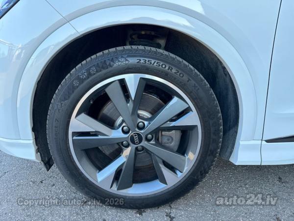 Balts Audi Q4 e-tron 2022 Tallina, ar dzinēja tilpumu 0.00 L un nobraukumu 51 tūkst. km par 39900 €, foto 9 vietnē AUTOMOTO.COM.LV