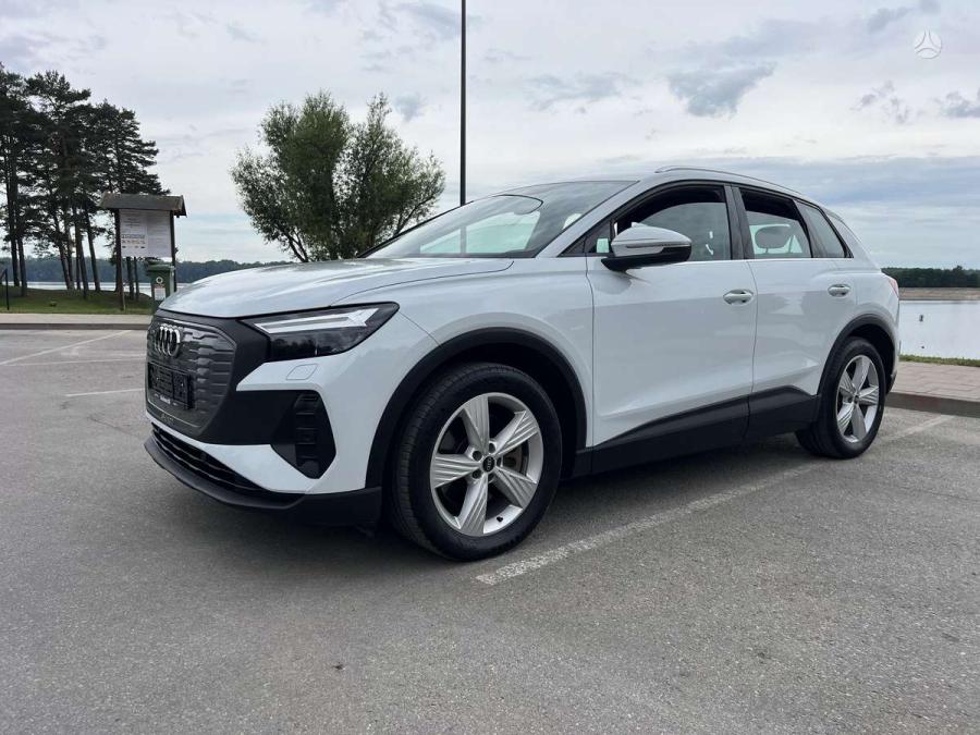 Balts Audi Q4 e-tron 2021 Kauņa, ar dzinēja tilpumu 0.00 L un nobraukumu 191 tūkst. km par 20999 €, foto 3 vietnē AUTOMOTO.COM.LV