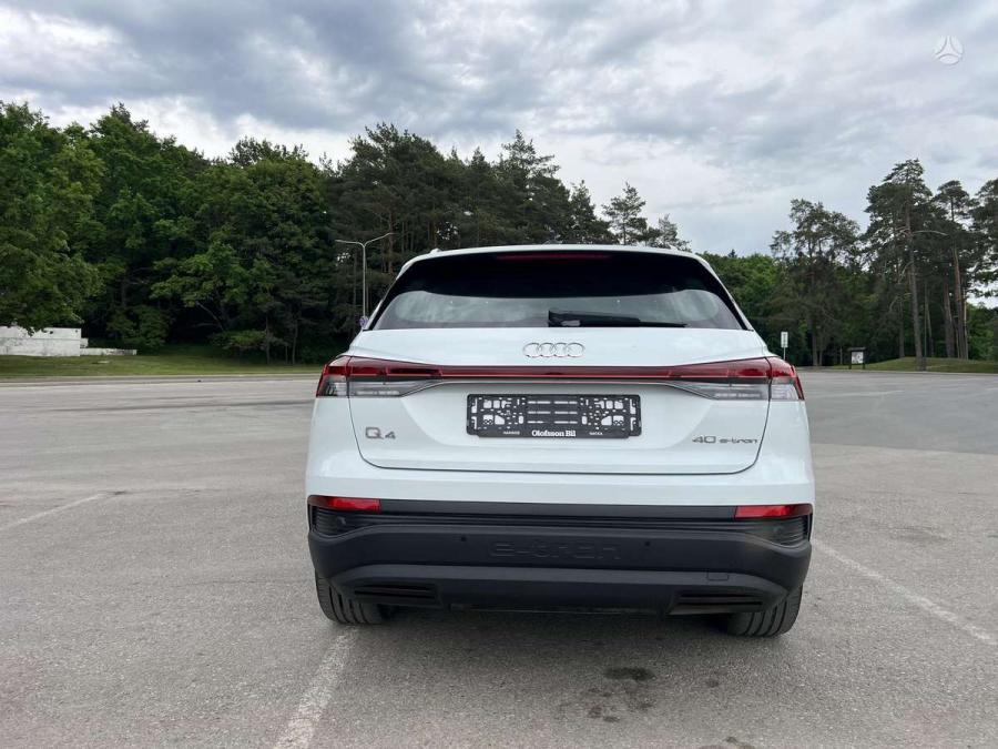 Balts Audi Q4 e-tron 2021 Kauņa, ar dzinēja tilpumu 0.00 L un nobraukumu 191 tūkst. km par 20999 €, foto 26 vietnē AUTOMOTO.COM.LV