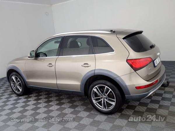 Smilšu krāsa Audi Q5 2009 Tallina, ar dzinēja tilpumu 2.00 L un nobraukumu 272 tūkst. km par 5499 €, foto 5 vietnē AUTOMOTO.COM.LV