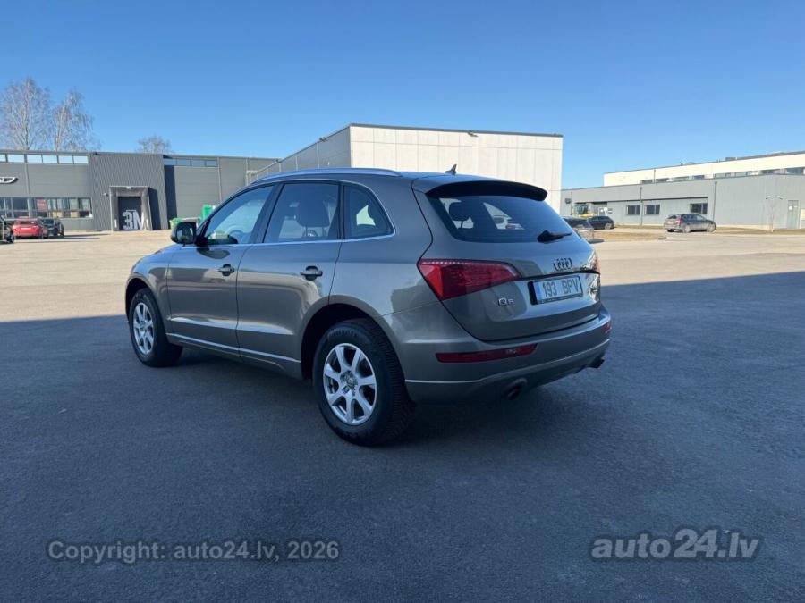 Beige Audi Q5 2010 in Parnu, with an engine capacity of 2.00 L and mileage of 265 thousand km for 6900 €, photo 4 on AUTOMOTO.COM.LV