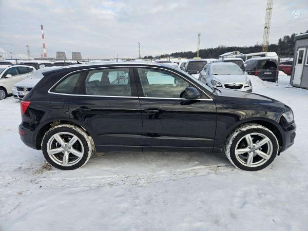 Black Audi Q5 2008 in Vilnius, with an engine capacity of 1.98 L and mileage of 268 thousand km for 7400 €, photo 5 on AUTOMOTO.COM.LV