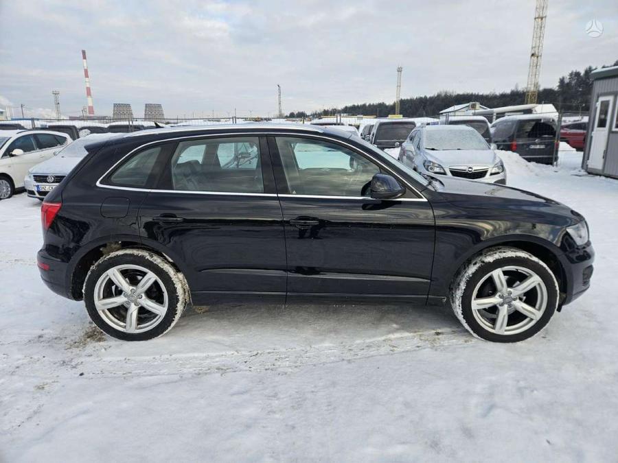 Melns Audi Q5 2008 Viļņa, ar dzinēja tilpumu 1.98 L un nobraukumu 268 tūkst. km par 7400 €, foto 5 vietnē AUTOMOTO.COM.LV