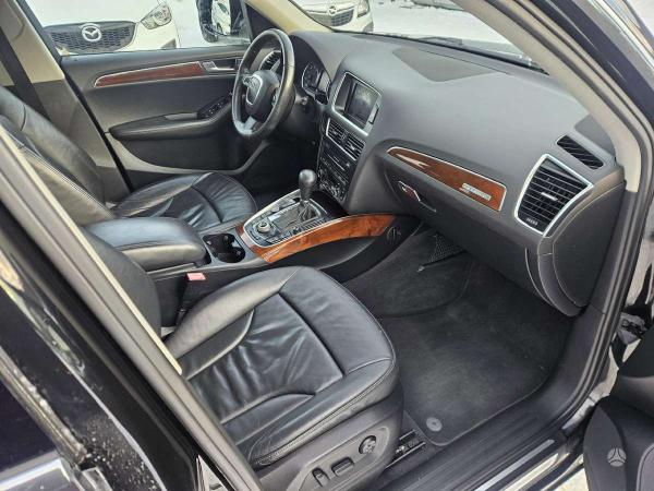 Black Audi Q5 2008 in Vilnius, with an engine capacity of 1.98 L and mileage of 268 thousand km for 7400 €, photo 7 on AUTOMOTO.COM.LV