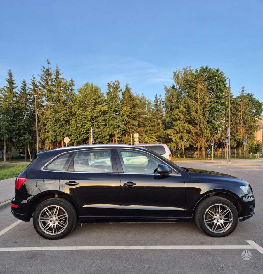 Melns Audi Q5 2008 Šauļi, ar dzinēja tilpumu 2.97 L un nobraukumu 289 tūkst. km par 7800 €, foto 7 vietnē AUTOMOTO.COM.LV