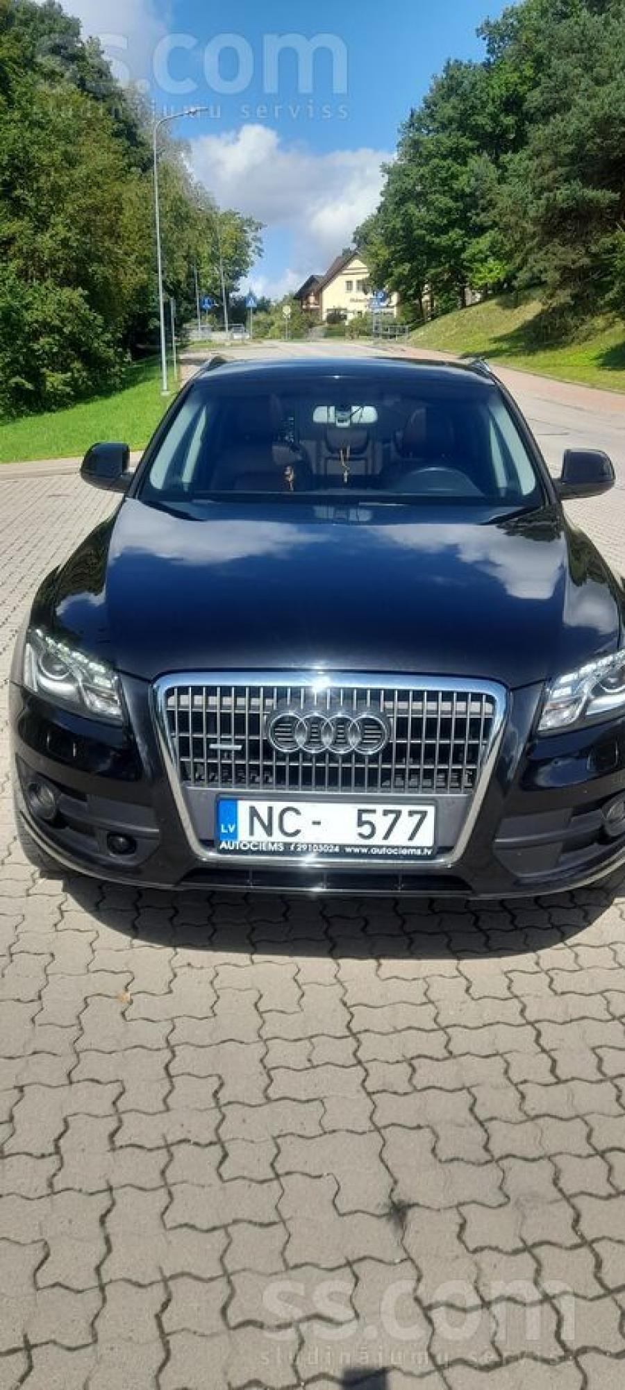 Black Audi Q5 2008 in Madona, with an engine capacity of 2.00 L and mileage of 288 thousand km for 9500 €, photo 1 on AUTOMOTO.COM.LV
