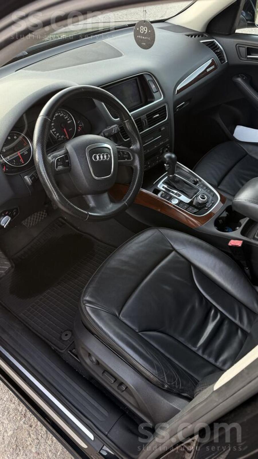 Black Audi Q5 2008 in Riga, with an engine capacity of 2.00 L and mileage of 275 thousand km for 8500 €, photo 9 on AUTOMOTO.COM.LV