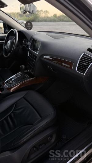 Black Audi Q5 2008 in Riga, with an engine capacity of 2.00 L and mileage of 275 thousand km for 8500 €, photo 13 on AUTOMOTO.COM.LV
