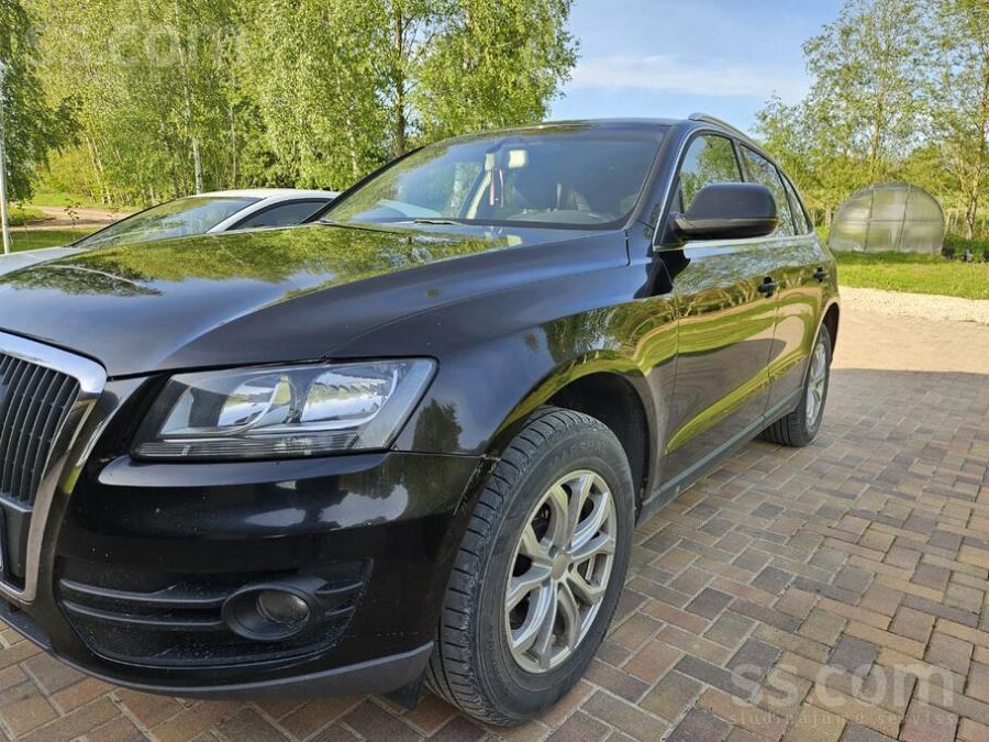 Black Audi Q5 2009 in Jekabpils, with an engine capacity of 2.00 L and mileage of 402 thousand km for 7600 €, photo 2 on AUTOMOTO.COM.LV