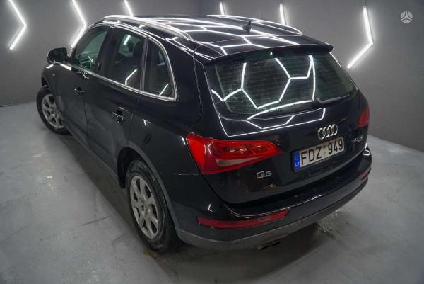 Melns Audi Q5 2009 Kauņa, ar dzinēja tilpumu 1.97 L un nobraukumu 284 tūkst. km par 7999 €, foto 4 vietnē AUTOMOTO.COM.LV