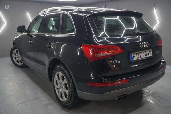 Melns Audi Q5 2009 Kauņa, ar dzinēja tilpumu 1.97 L un nobraukumu 284 tūkst. km par 7999 €, foto 6 vietnē AUTOMOTO.COM.LV
