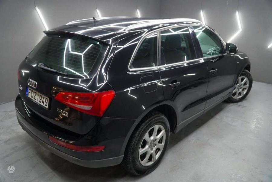 Melns Audi Q5 2009 Kauņa, ar dzinēja tilpumu 1.97 L un nobraukumu 284 tūkst. km par 7999 €, foto 23 vietnē AUTOMOTO.COM.LV