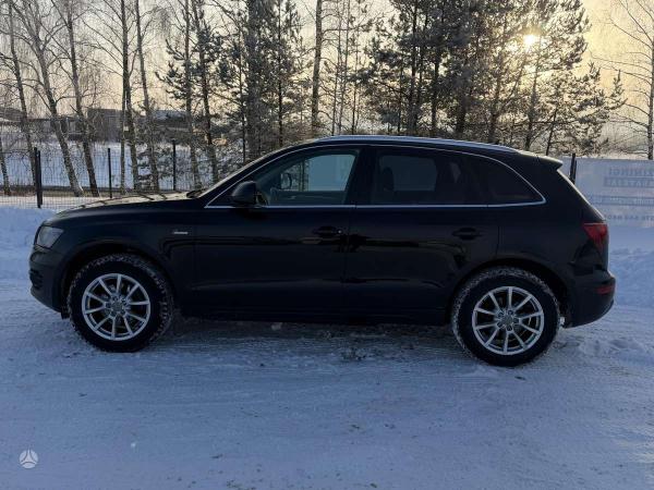 Melns Audi Q5 2009 Viļņa, ar dzinēja tilpumu 3.20 L un nobraukumu 370 tūkst. km par 5200 €, foto 4 vietnē AUTOMOTO.COM.LV