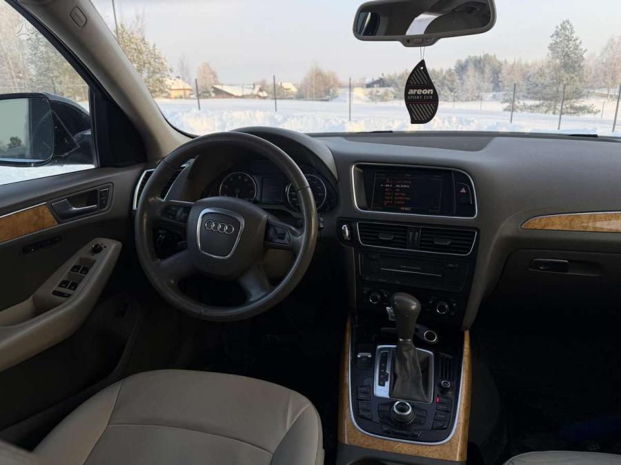 Melns Audi Q5 2009 Viļņa, ar dzinēja tilpumu 3.20 L un nobraukumu 370 tūkst. km par 5200 €, foto 12 vietnē AUTOMOTO.COM.LV