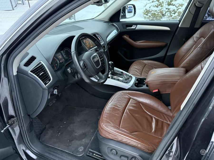 Black Audi Q5 2009 in Kaunas, with an engine capacity of 1.97 L and mileage of 260 thousand km for 8250 €, photo 12 on AUTOMOTO.COM.LV