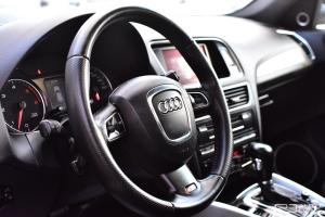 Black Audi Q5 2009 in Kretinga, with an engine capacity of 3.00 L and mileage of 263 thousand km for 9950 €, photo 25 on AUTOMOTO.COM.LV