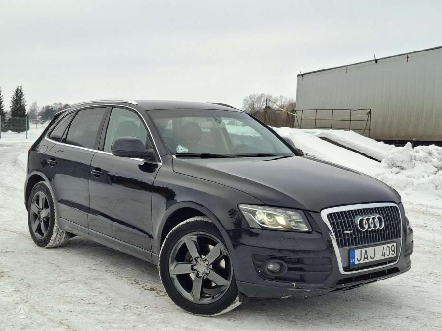 Melns Audi Q5 2009 Šilutė, ar dzinēja tilpumu 2.00 L un nobraukumu 270 tūkst. km par 5900 €, foto 1 vietnē AUTOMOTO.COM.LV