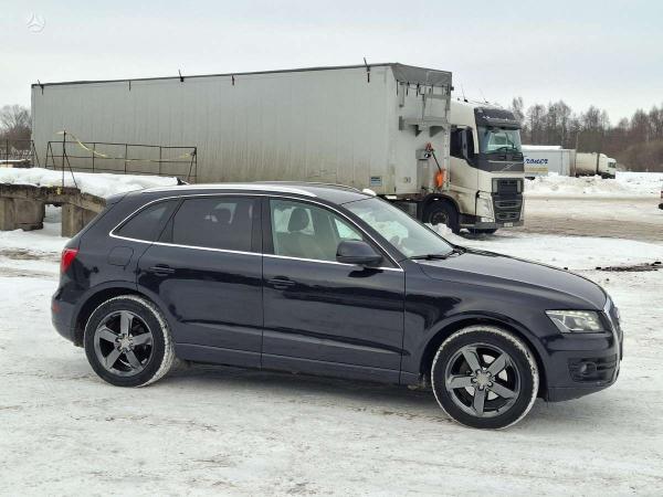 Black Audi Q5 2009 in Silute, with an engine capacity of 2.00 L and mileage of 270 thousand km for 5900 €, photo 10 on AUTOMOTO.COM.LV