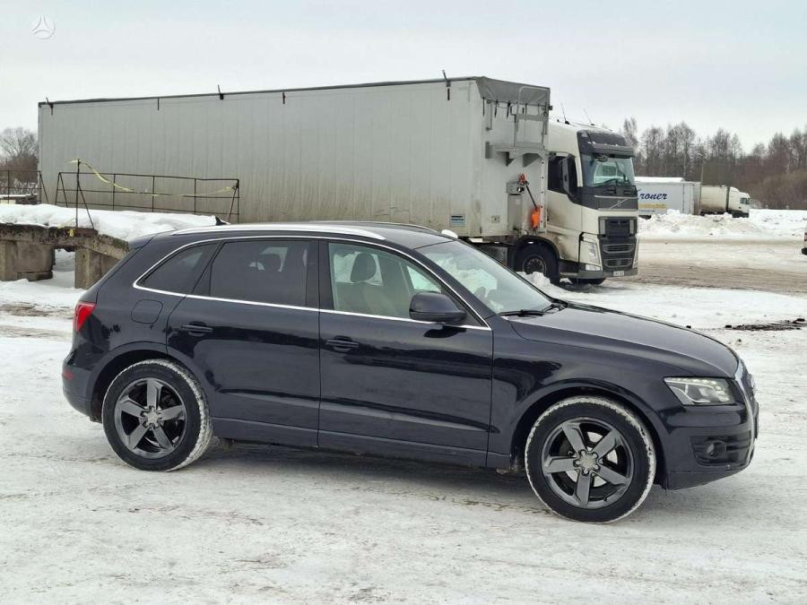 Melns Audi Q5 2009 Šilutė, ar dzinēja tilpumu 2.00 L un nobraukumu 270 tūkst. km par 5900 €, foto 10 vietnē AUTOMOTO.COM.LV