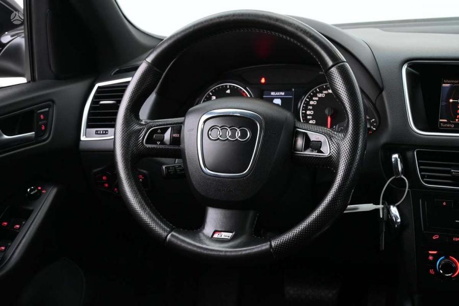 Melns Audi Q5 2009 Kretinga, ar dzinēja tilpumu 2.97 L un nobraukumu 296 tūkst. km par 9799 €, foto 28 vietnē AUTOMOTO.COM.LV