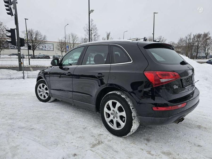 Black Audi Q5 2009 in Kaunas, with an engine capacity of 1.97 L and mileage of 280 thousand km for 7999 €, photo 15 on AUTOMOTO.COM.LV