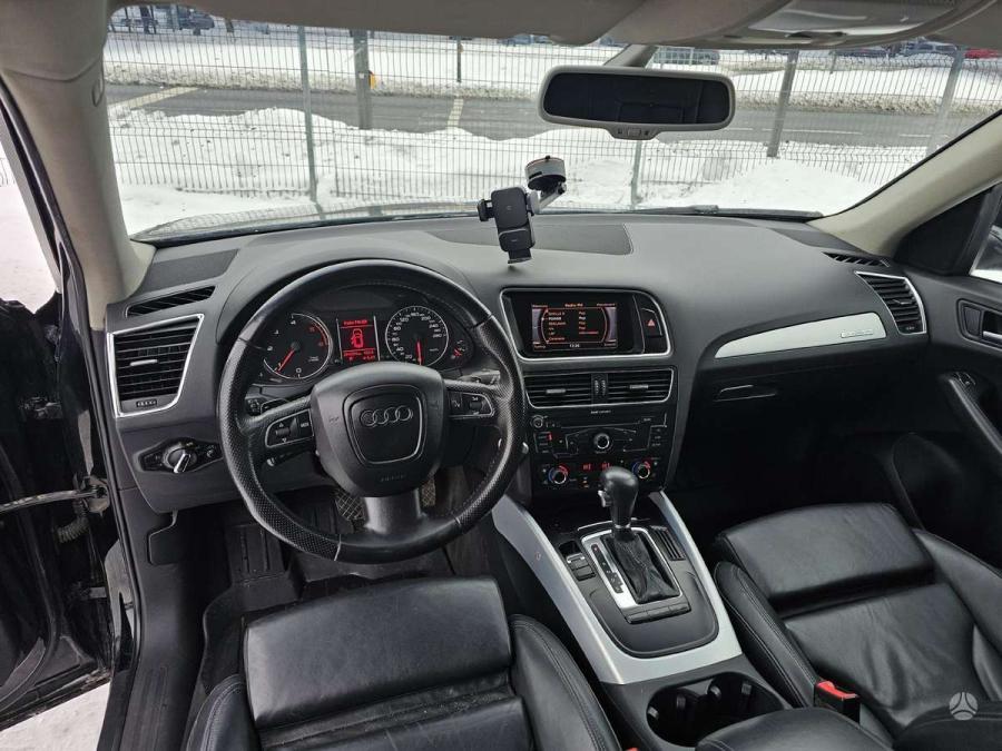 Black Audi Q5 2009 in Kaunas, with an engine capacity of 1.97 L and mileage of 280 thousand km for 7999 €, photo 22 on AUTOMOTO.COM.LV