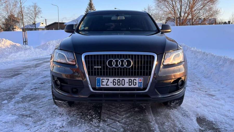Melns Audi Q5 2009 Panevēža, ar dzinēja tilpumu 1.97 L un nobraukumu 243 tūkst. km par 8450 €, foto 2 vietnē AUTOMOTO.COM.LV