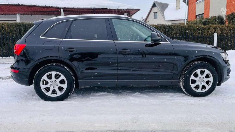 Black Audi Q5 2009 in Panevezys, with an engine capacity of 1.97 L and mileage of 272 thousand km for 7999 €, photo 5 on AUTOMOTO.COM.LV