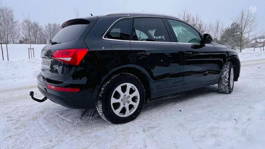 Black Audi Q5 2009 in Panevezys, with an engine capacity of 1.97 L and mileage of 272 thousand km for 7999 €, photo 11 on AUTOMOTO.COM.LV