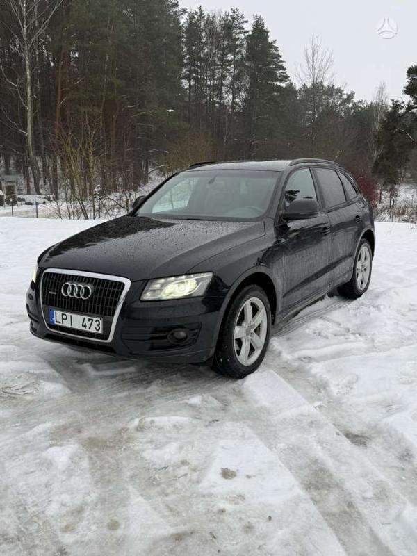 Melns Audi Q5 2009 Viļņa, ar dzinēja tilpumu 1.97 L un nobraukumu 340 tūkst. km par 7950 €, foto 1 vietnē AUTOMOTO.COM.LV