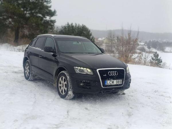 Black Audi Q5 2009 in Kaunas, with an engine capacity of 2.97 L and mileage of 428 thousand km for 5400 €, photo 1 on AUTOMOTO.COM.LV