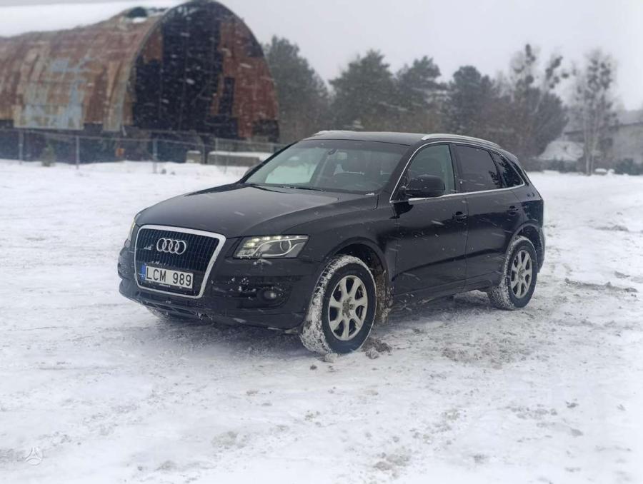 Black Audi Q5 2009 in Kaunas, with an engine capacity of 2.97 L and mileage of 428 thousand km for 5400 €, photo 3 on AUTOMOTO.COM.LV