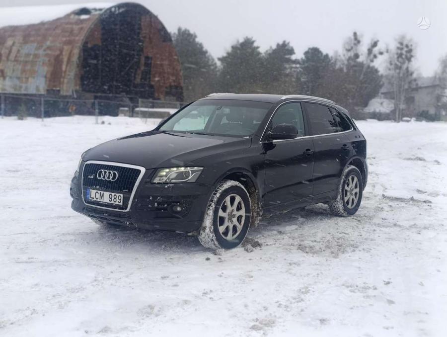 Black Audi Q5 2009 in Kaunas, with an engine capacity of 2.97 L and mileage of 428 thousand km for 5400 €, photo 4 on AUTOMOTO.COM.LV