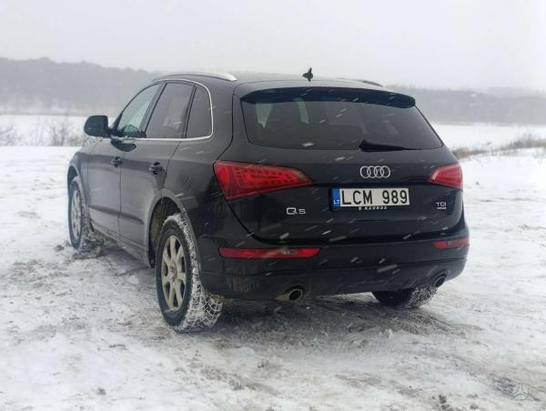 Black Audi Q5 2009 in Kaunas, with an engine capacity of 2.97 L and mileage of 428 thousand km for 5400 €, photo 5 on AUTOMOTO.COM.LV