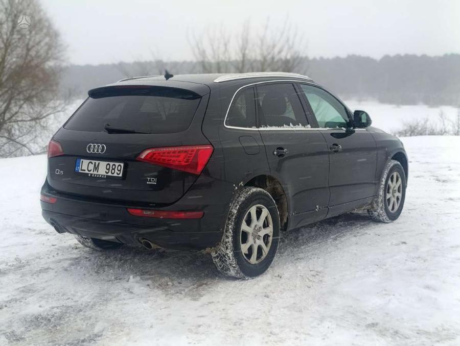 Black Audi Q5 2009 in Kaunas, with an engine capacity of 2.97 L and mileage of 428 thousand km for 5400 €, photo 7 on AUTOMOTO.COM.LV