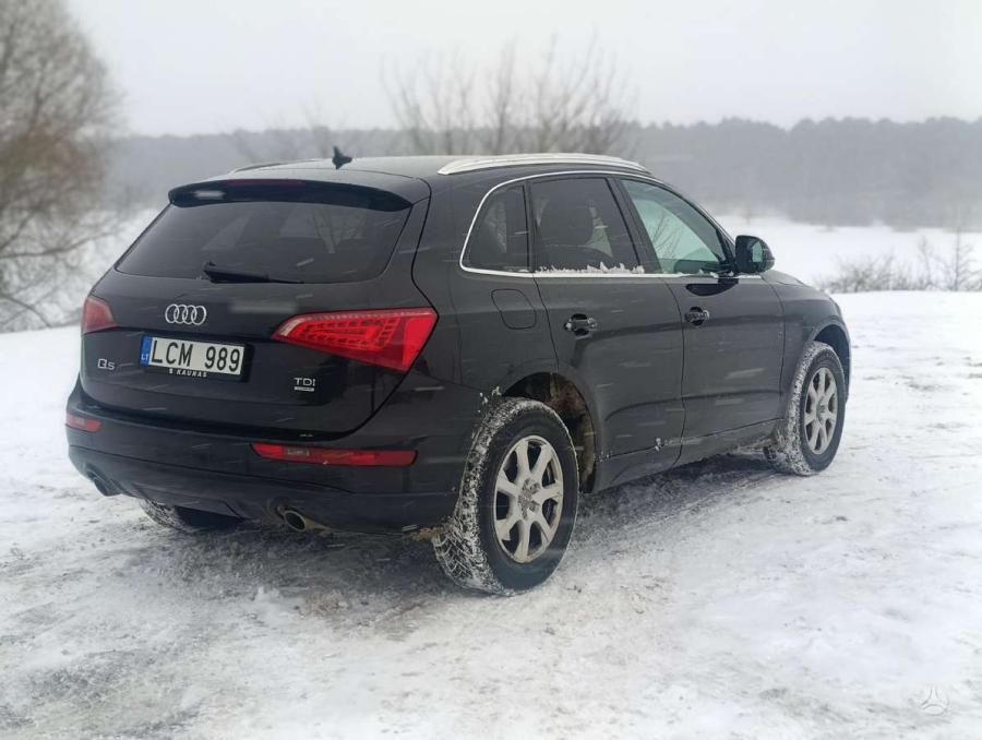 Black Audi Q5 2009 in Kaunas, with an engine capacity of 2.97 L and mileage of 428 thousand km for 5400 €, photo 8 on AUTOMOTO.COM.LV