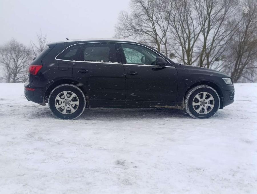 Black Audi Q5 2009 in Kaunas, with an engine capacity of 2.97 L and mileage of 428 thousand km for 5400 €, photo 9 on AUTOMOTO.COM.LV