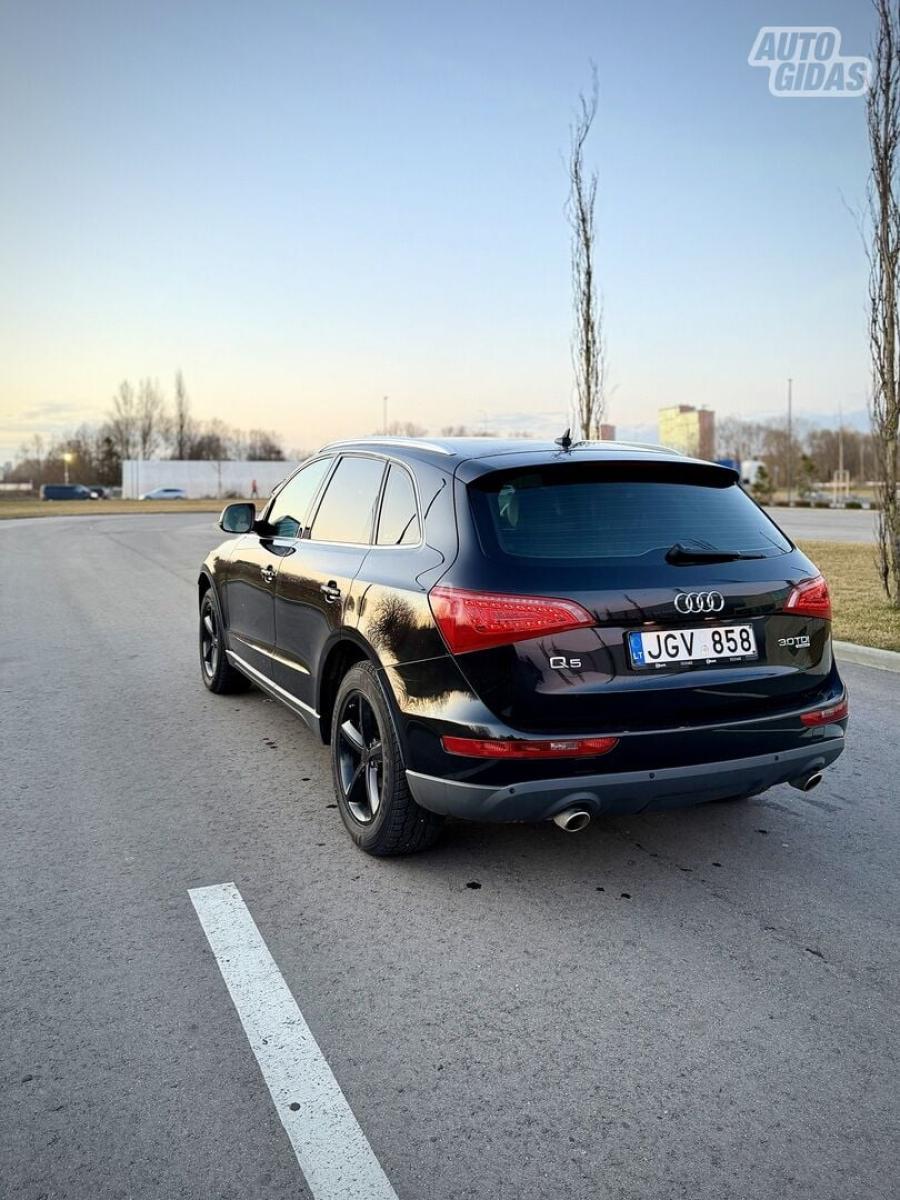 Black Audi Q5 2009 in Klaipeda, with an engine capacity of 3.00 L and mileage of 338 thousand km for 5450 €, photo 1 on AUTOMOTO.COM.LV