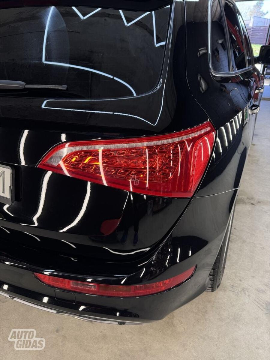 Melns Audi Q5 2009 Šauļi, ar dzinēja tilpumu 3.00 L un nobraukumu 402 tūkst. km par 7000 €, foto 7 vietnē AUTOMOTO.COM.LV