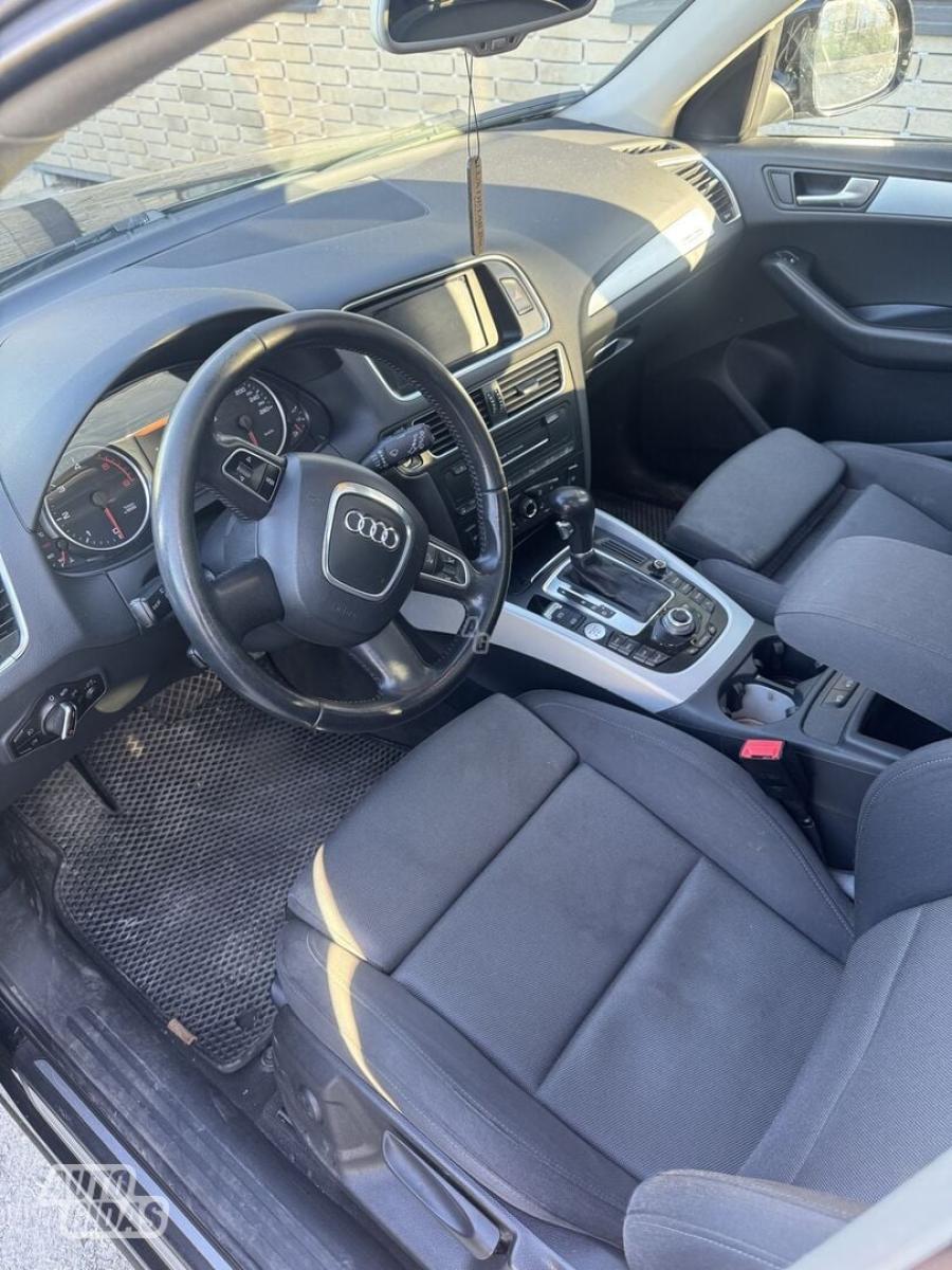 Melns Audi Q5 2009 Šauļi, ar dzinēja tilpumu 3.00 L un nobraukumu 402 tūkst. km par 7000 €, foto 11 vietnē AUTOMOTO.COM.LV