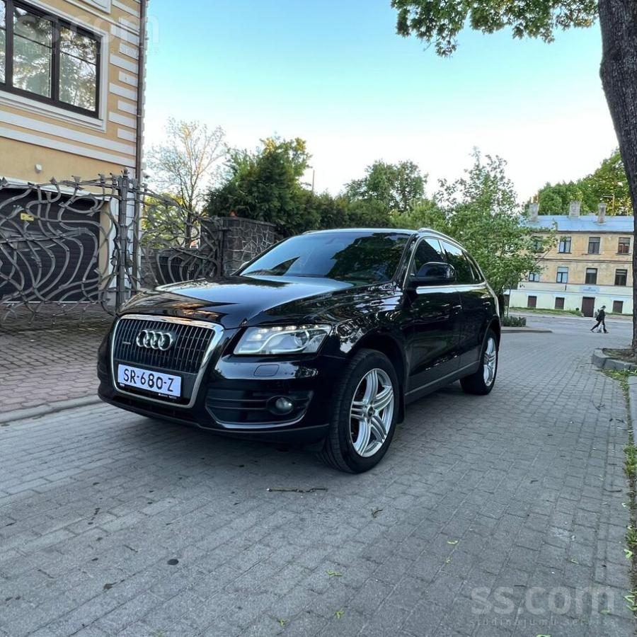 Black Audi Q5 2009 in Riga, with an engine capacity of 2.00 L and mileage of 231 thousand km for 8290 €, photo 1 on AUTOMOTO.COM.LV